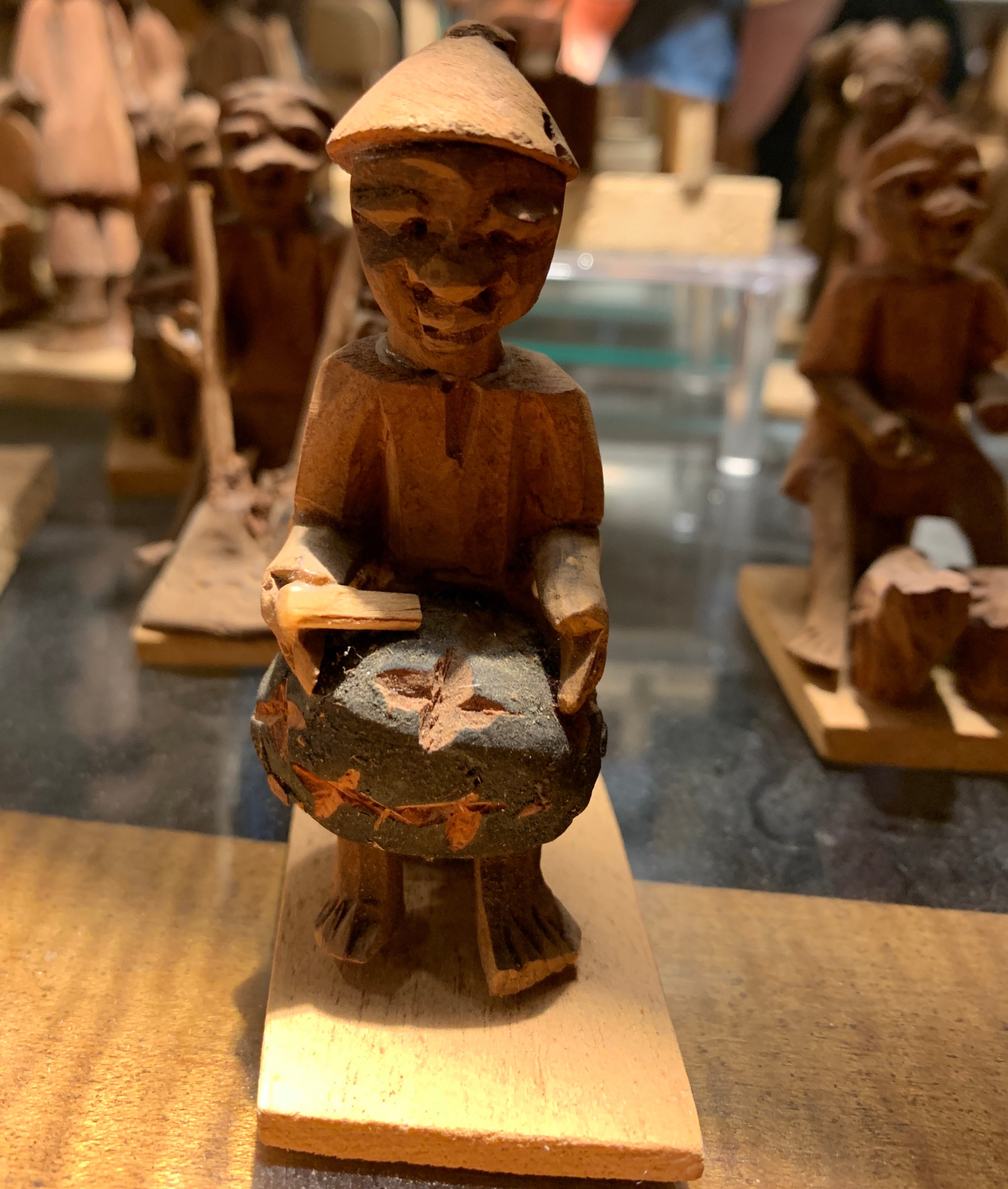 Thorn Wood Single Figure - Bowl Maker | Art Factory